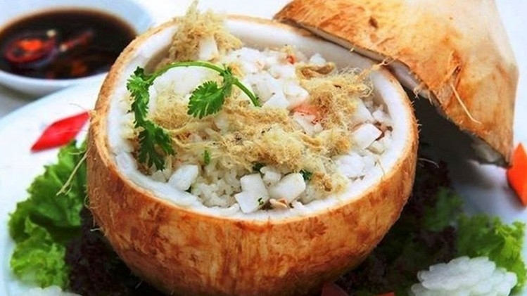 Cơm Trái Dừa Món ăn Cung đình Huế